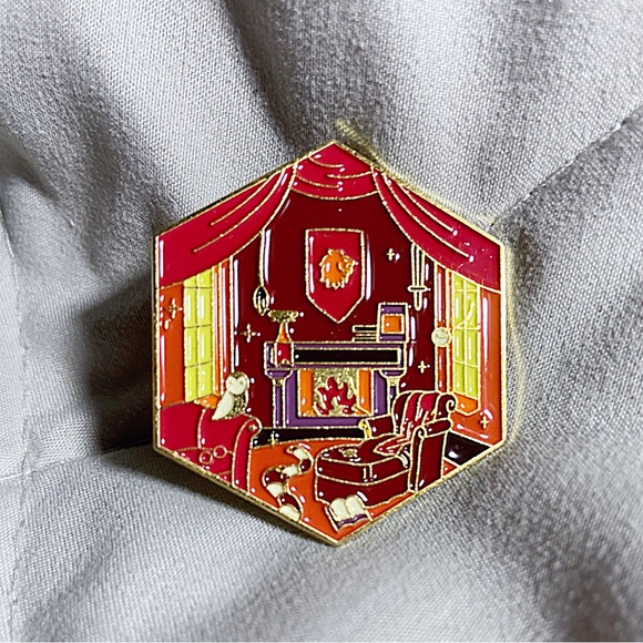 Warner Bros. | Jewelry | Pin Gryffindor Common Room Hogwarts House ...